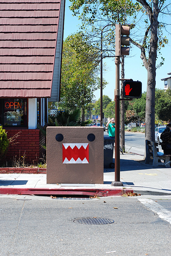 Andrew Spracklin Turns Brown Box into Domo-kun; One Domo Takeover at a ...