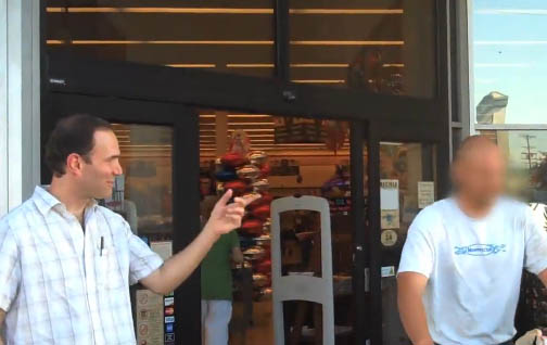 MediocreFilms Guy Compliments Random Strangers For the Lulz & Niceness ...